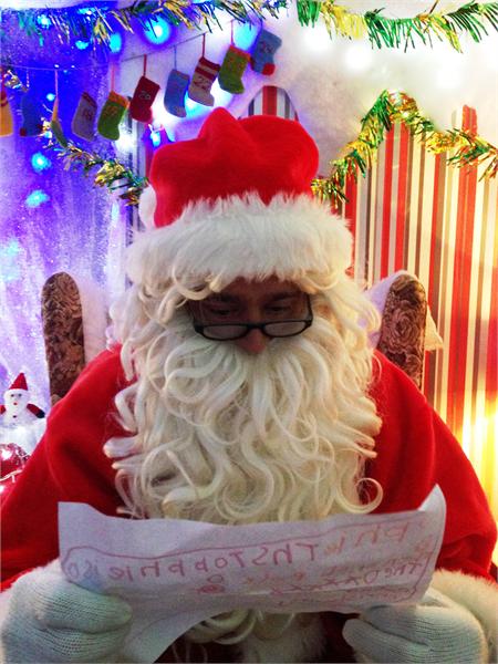 Meet Father Christmas in Wareham